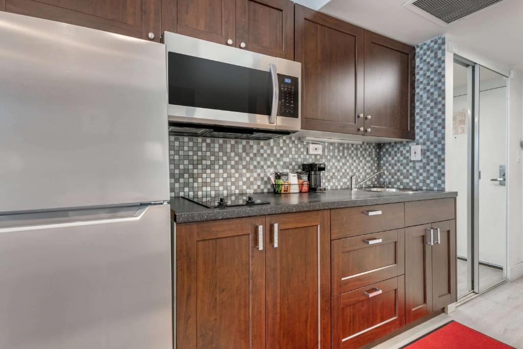 Ramada Plaza by Wyndham Marco Polo Beach Resort, Miami Beach (updated ...