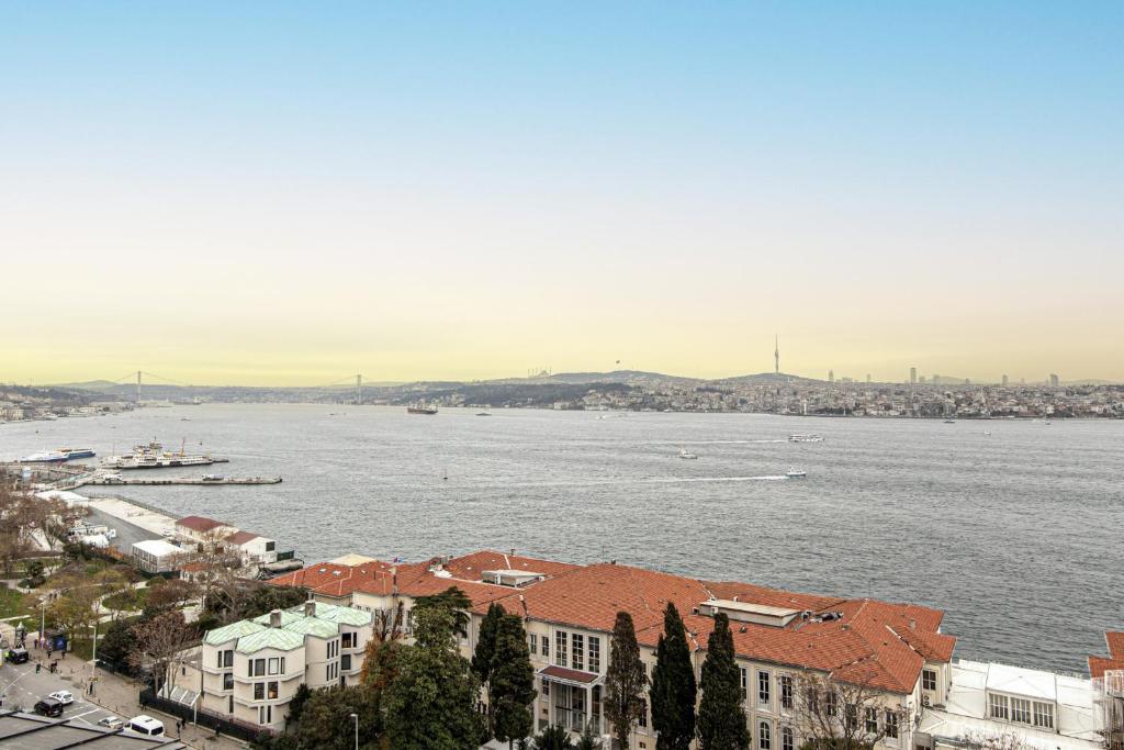 Flat with Panoramic Bosphorus View in Cihangir, Istanbul (updated ...