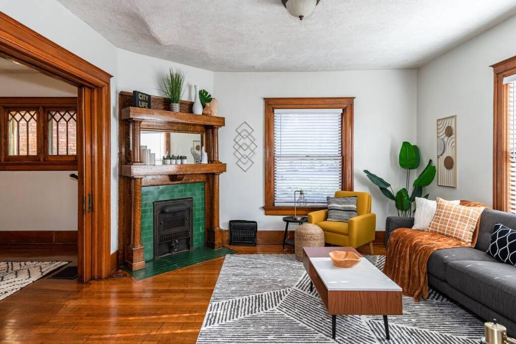 Amazing One Bedroom, Queen Bed, Washer & Dryer, Dayton (aktualisierte ...