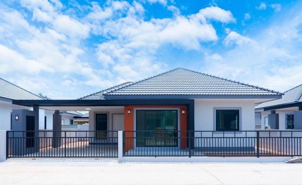 LARGE & QUIET 3bd Home with Security & Pool, Ubon Ratchathani (updated ...