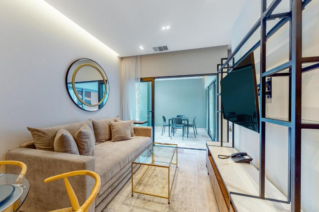 Modern Condo With Roof Deck, Ocean-view Pool, & Balcony - Walk To Beach - Riviera Maya