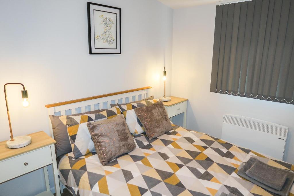 Riverside Chalet in heart of Lampeter, West Wales, Lampeter (updated ...