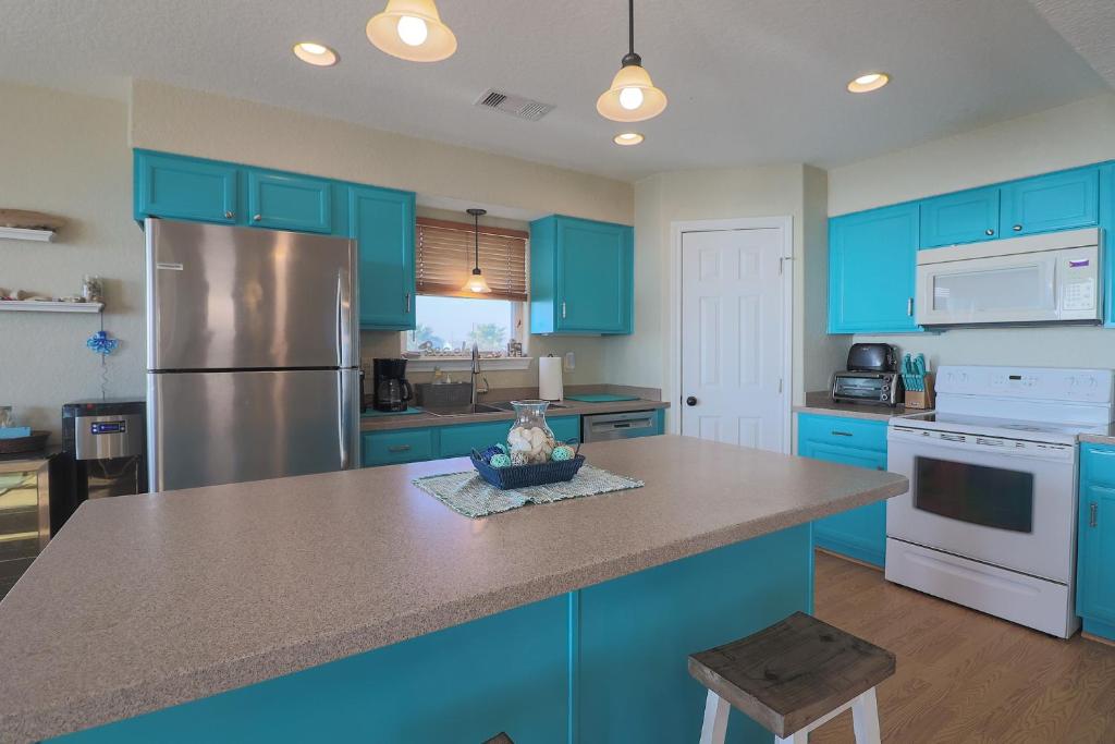 Glorious Home with Private Boardwalk Amazing Beach Views, Freeport ...