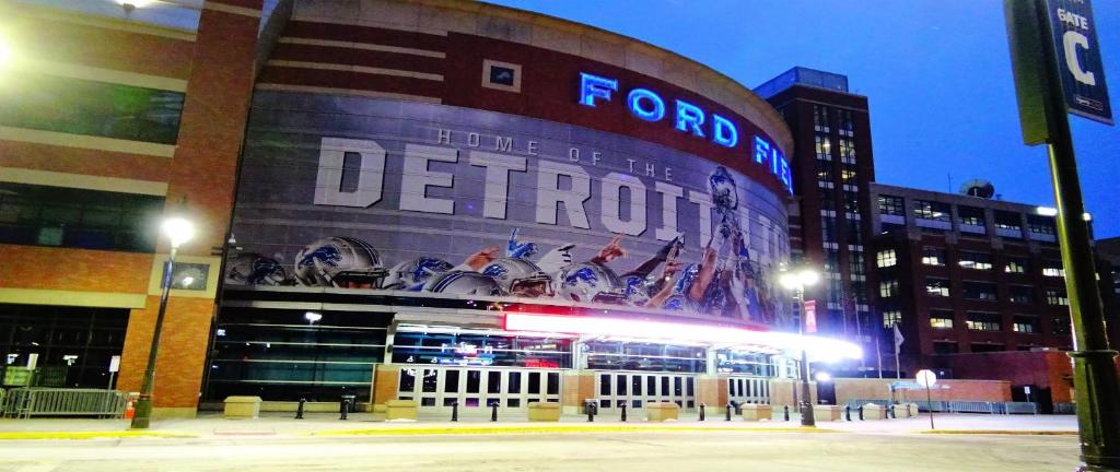 Detroit Grace in Space Private Room Near Downtown, Detroit (updated ...