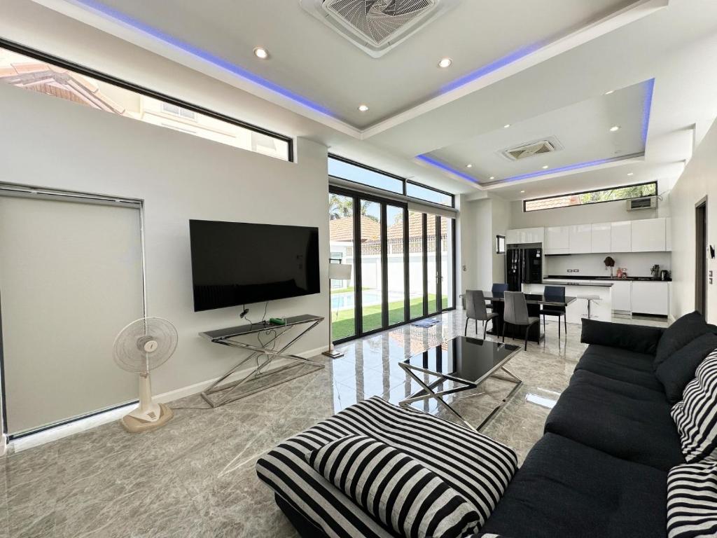 Luxurious View Talay Villa by ThaiminatorPattaya, Pantai Jomtien (harga terbaru 2024)