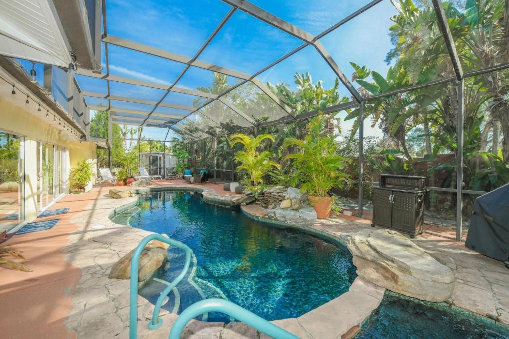 Island Time - Home wEnclosed Lagoon Style Pool Spa Walk to Beach Bikes ...