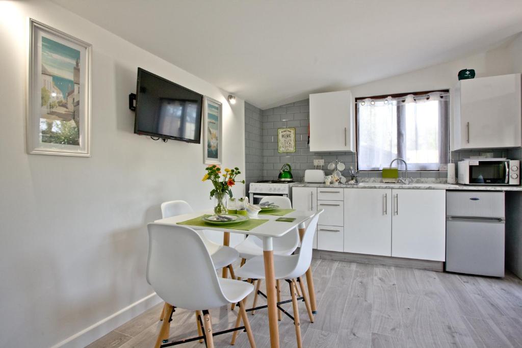 The Cabin at Hillhead farm, Saint Columb Major (updated prices 2026)