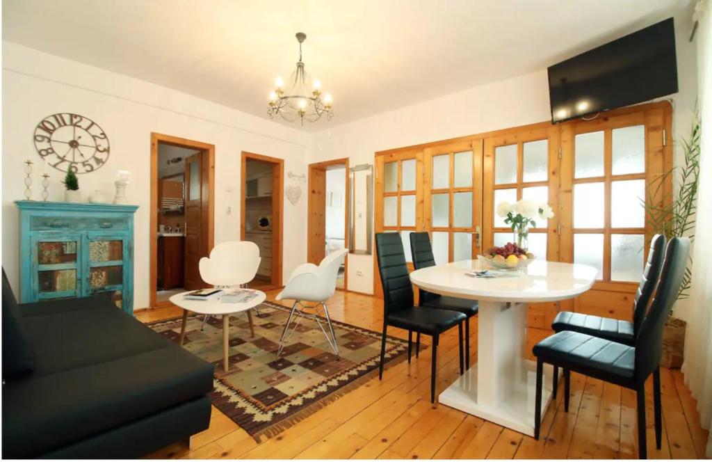 Nice Apartment in the Old Town, Sibiu (updated prices 2025)