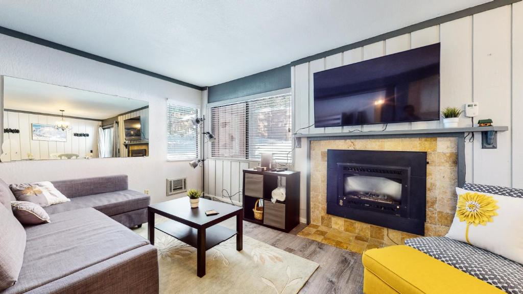 Mammoth Ski & Racquet Club #4 Condo, Mammoth Lakes (aktualisierte ...
