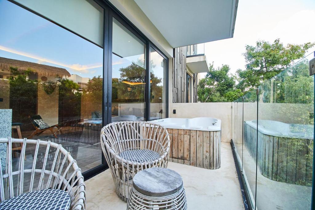 Majestic Apartment Luum Zama Private Jacuzzi, Shared Pool, Restaurant ...
