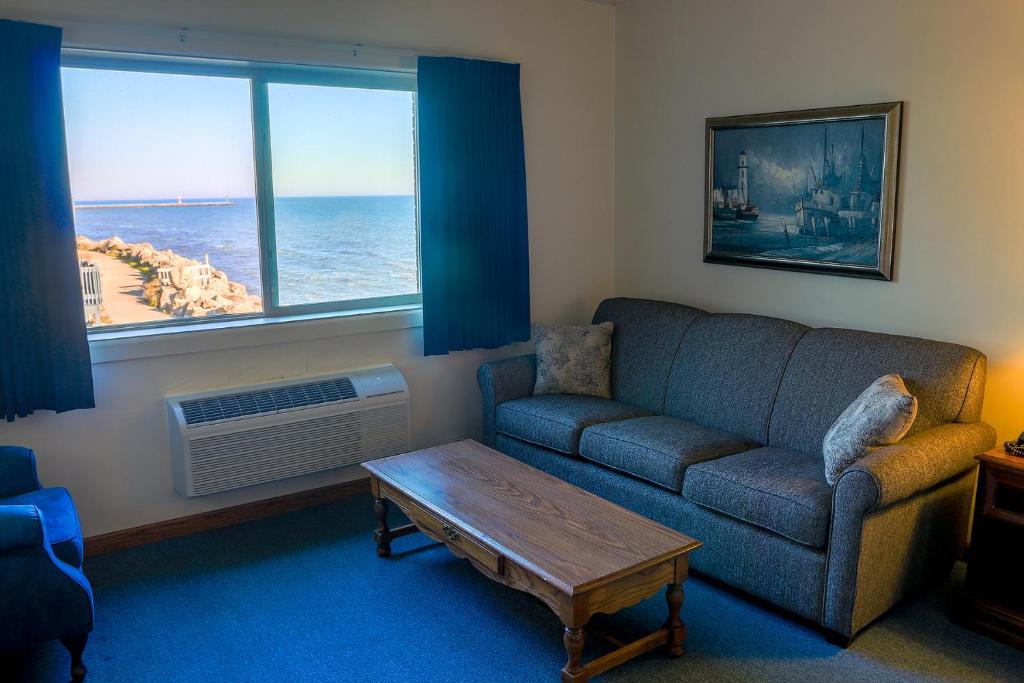 Lighthouse Inn - Two Rivers, Two Rivers (updated prices 2025)