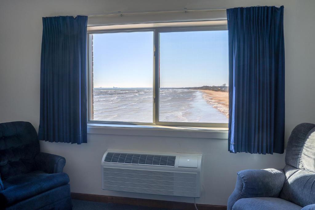 Lighthouse Inn - Two Rivers, Two Rivers (updated prices 2025)