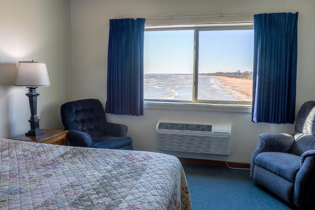 Lighthouse Inn 2 Rivers Wisconsin | Shelly Lighting