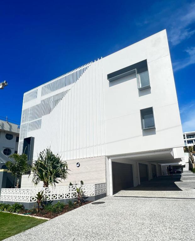Unique Kirra townhouse, Gold Coast (updated prices 2026)