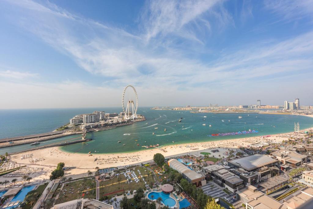Spectacular Dubai Eye & SeaView! Premium 2BR, Dubái (precios ...