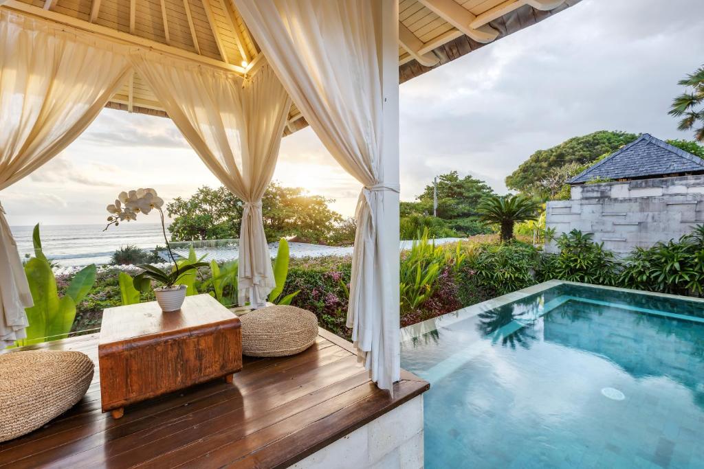 Beachfront 1 Bedroom Private Pool Honeymoon Villa in Seminyak, Canggu ...