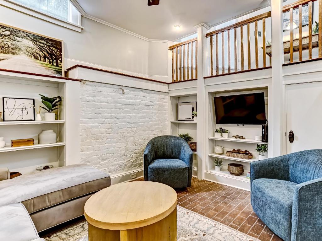 Corner Store Loft, Savannah (updated prices 2025)