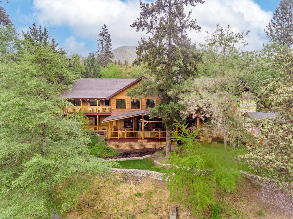 The Lindsay Lodge, Applegate (updated prices 2025)