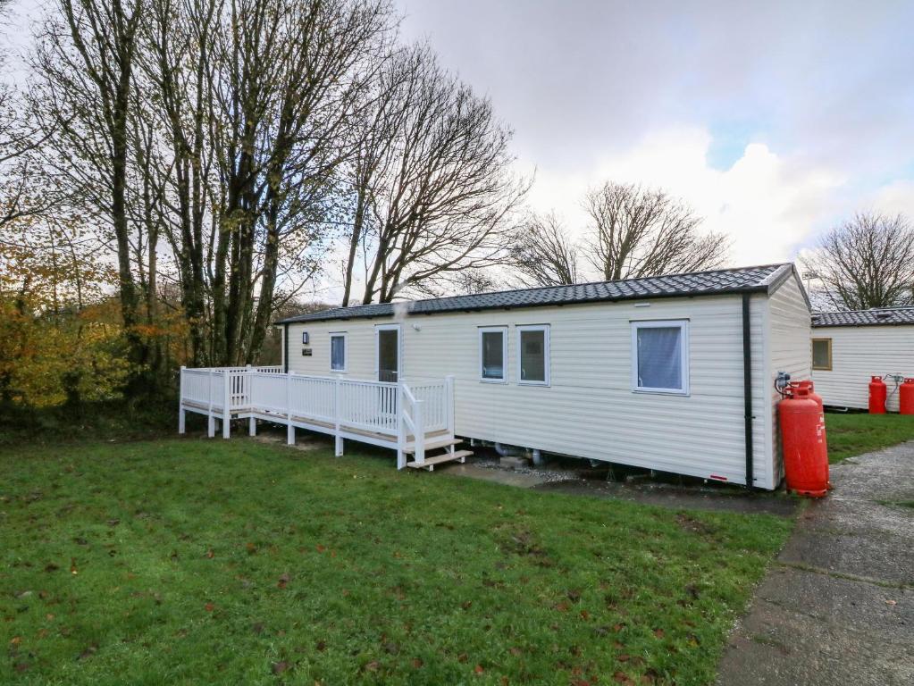 The Hut Devon Country 5, Bideford (updated prices 2026)
