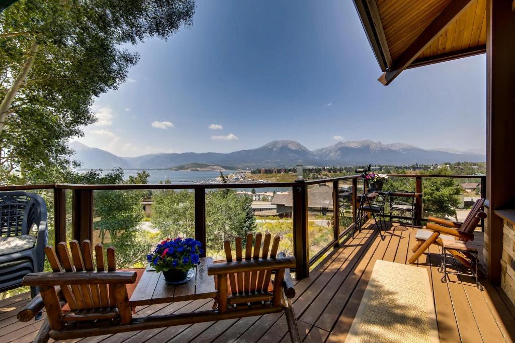 Epic Lake and Mountain Views from this private home! home, Dillon ...