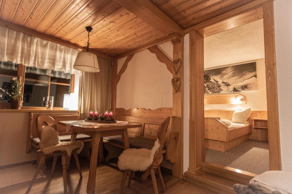 Bauernhof Stempf - Appartement "HOCHARN", Heiligenblut (updated prices ...