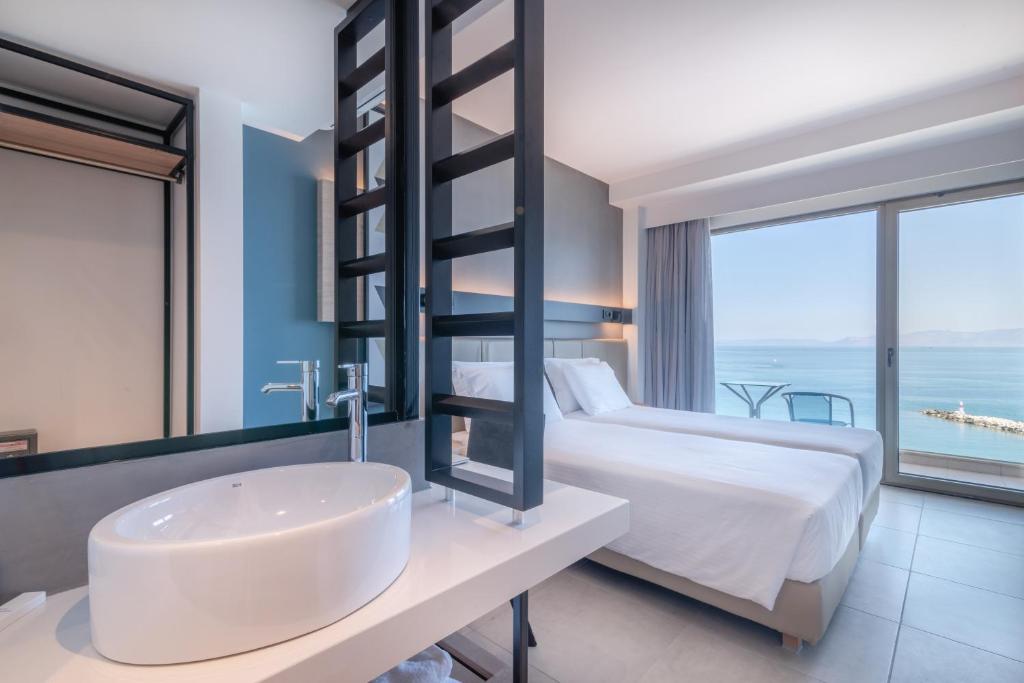 Hotel Avra by Smile hotels - Free Airport Shuttle, Rafina (updated ...