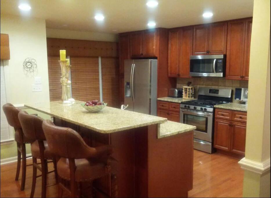 Mini Mansion 4,100 sf NCSU/Downtown, 6br, 10 beds, Raleigh ...