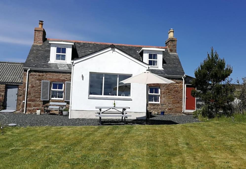 Charming Coastal 2-bed Cottage With Stunning Views - Gairloch
