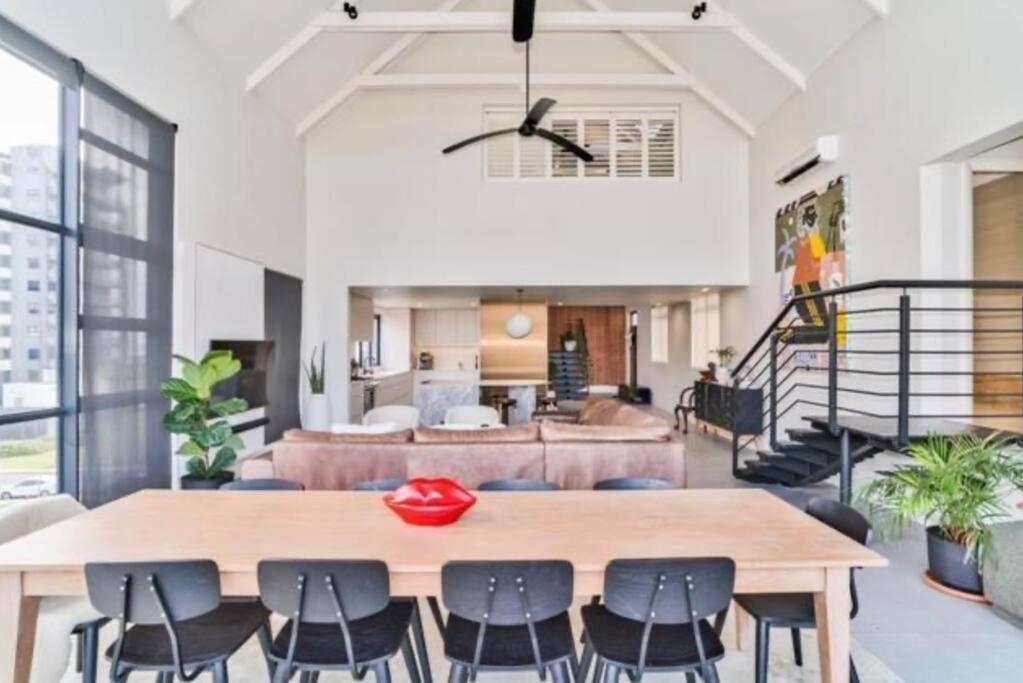 Stylish & New 4 Bedroom Point Waterfront Penthouse, Durban (updated ...