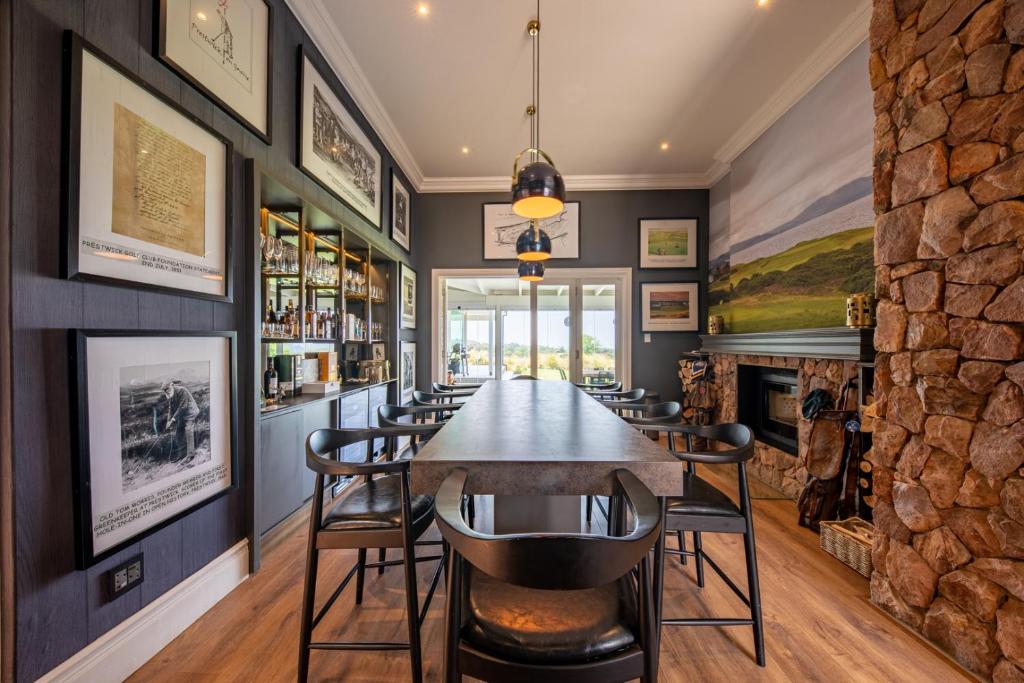 Prestwick-on-Gowrie, Gowrie Farm, Nottingham Road, Nottingham Road ...