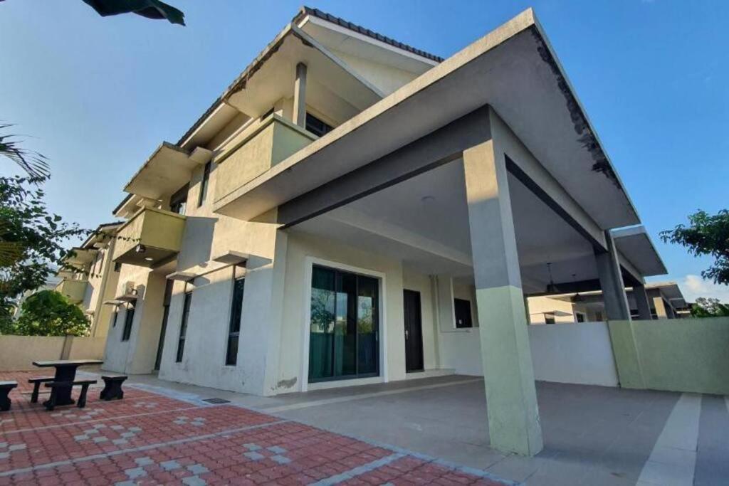 Ipoh Meru Landed Semi D with Barbeque for 12 Pax, Ipoh (updated prices ...