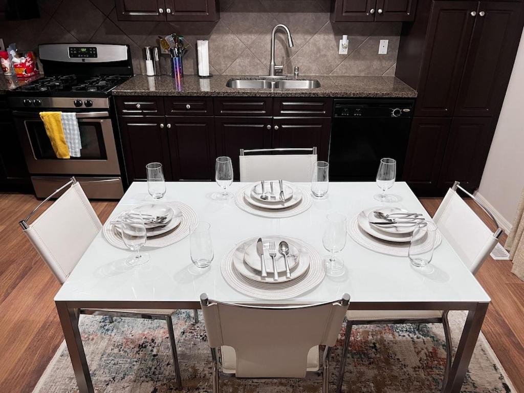 Stunning Famfriendly Kg Bed Wifi - Edmonton, Canada