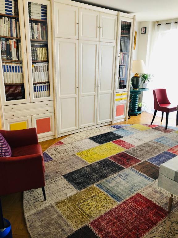 Beau studio Bastille, Paris (updated prices 2026)