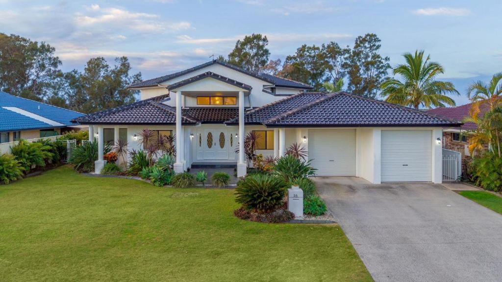 Taroona, Yamba (updated prices 2025)