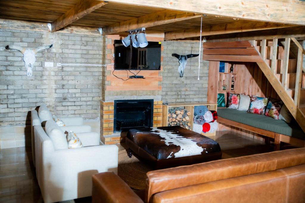 Rustic Luxury Farm Cabin located in Hwedza - 2031, Wedza (precios ...