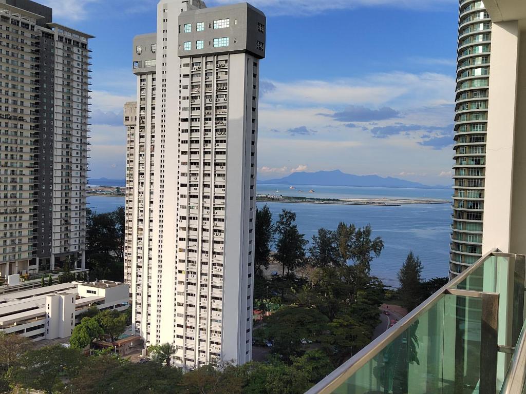 Exclusive Studio/15th/ 1~4pax/ Gurney/ Mansion One, George Town ...