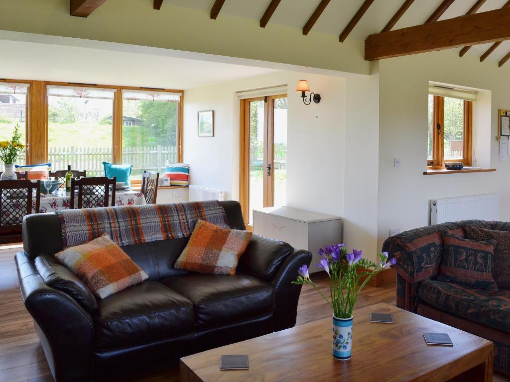 Old Dairy Barn in Playden - Traveleto