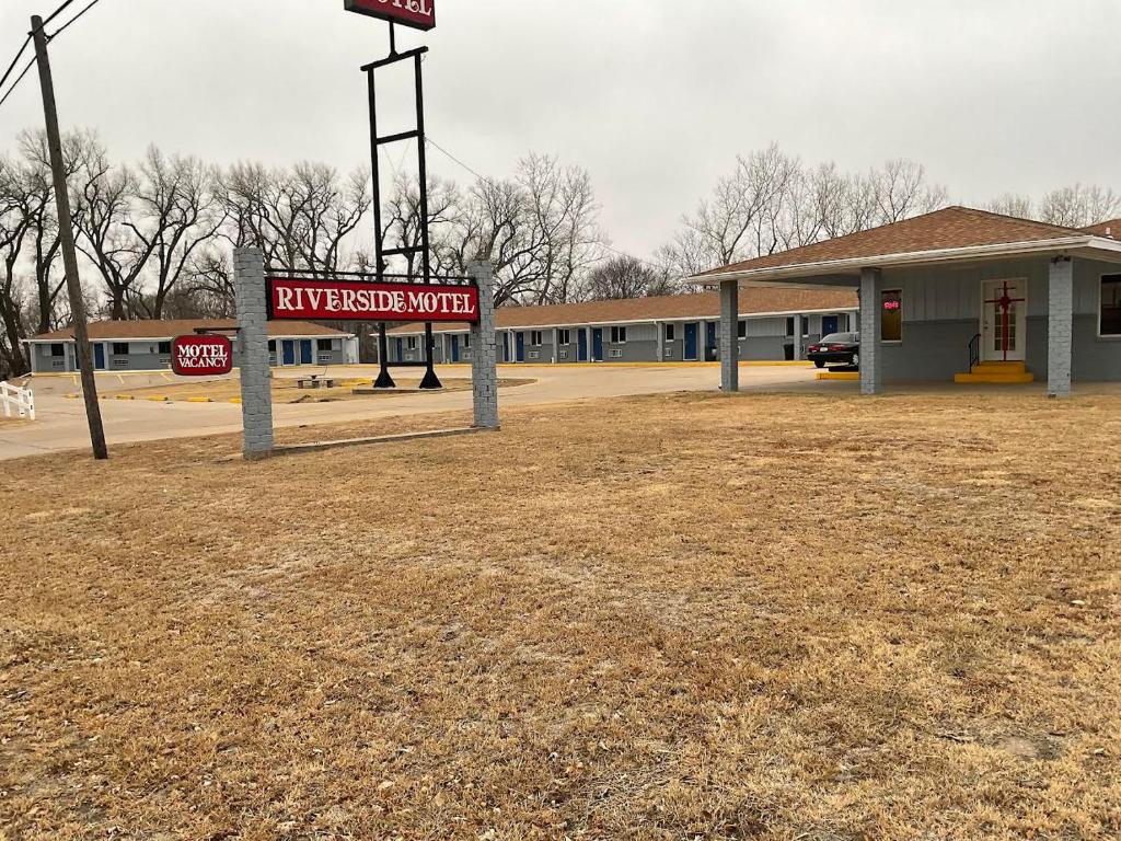 RIVERSIDE MOTEL, Hebron (updated prices 2026)