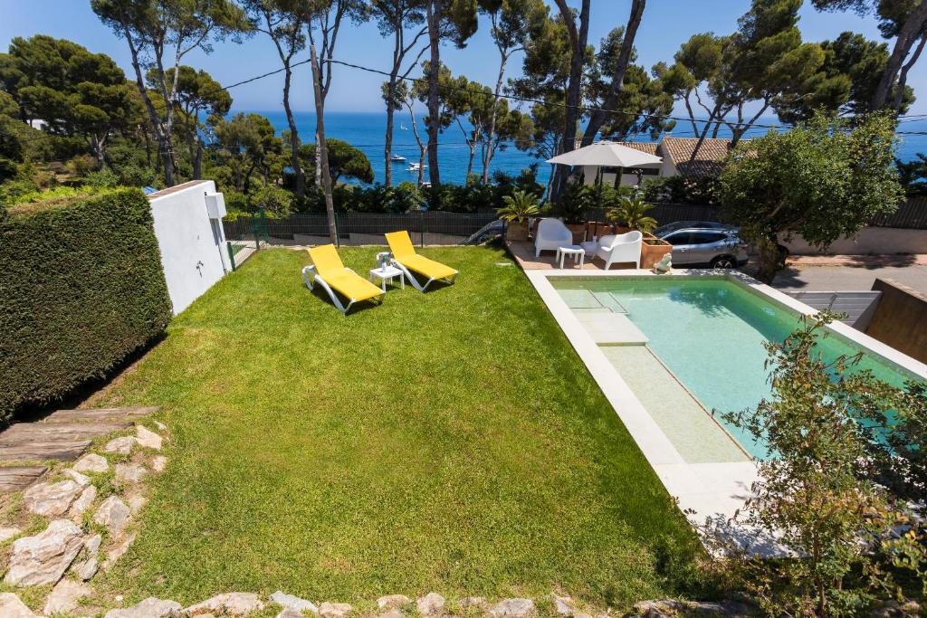 Luxury villa in front of the beach ALBA, Calella de Palafrugell ...