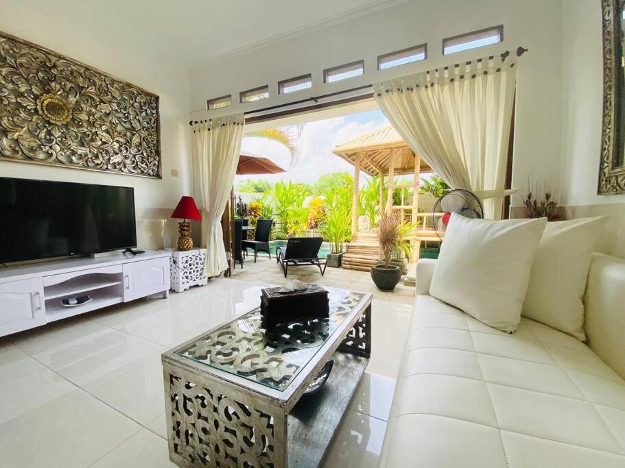 RnR Villa Lovina / Rest ~ Relax ~ Recharge - Singaraja