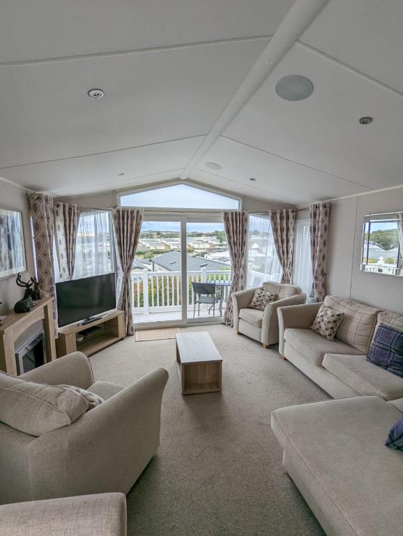 BEAUTIFUL LUXURY Caravan HAVEN LITTLESEA STUNNING VIEWS Sleeps 6 ...