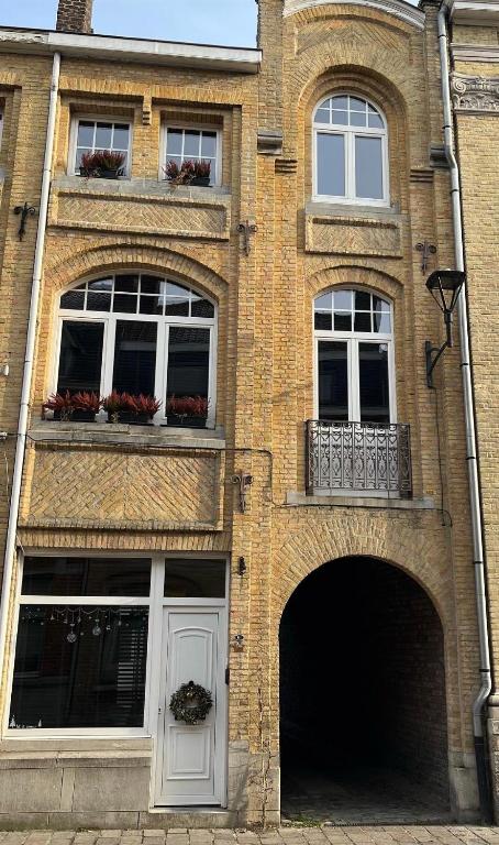 Little gate, Ieper (updated prices 2025)