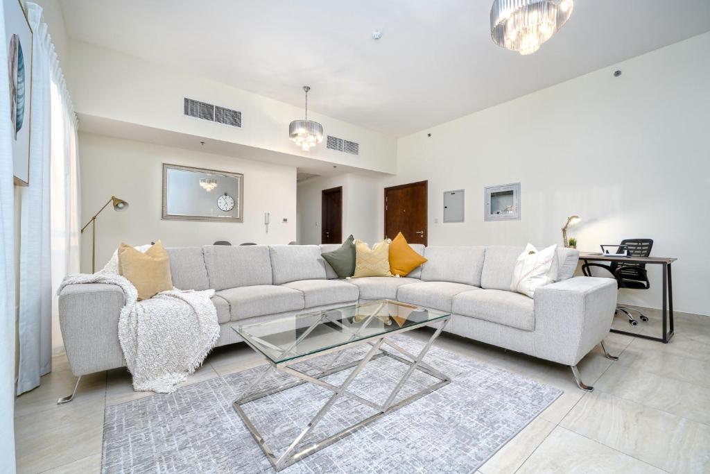 ALH Vacay - Cozy 2 Bedroom with Pool View, Dubai (updated prices 2024)