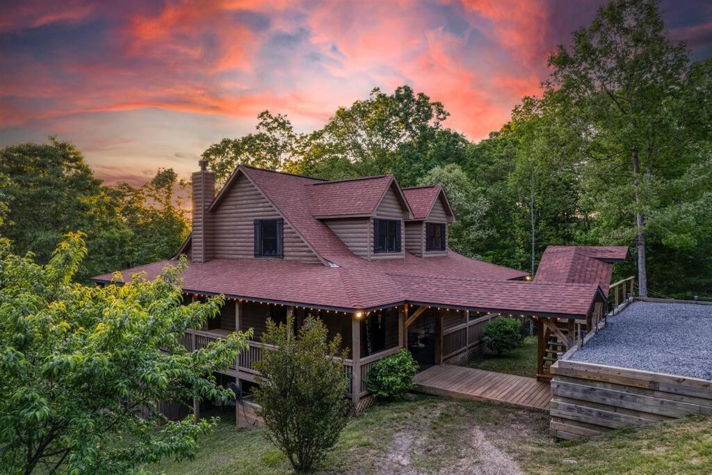 Ferienhaus Blue Ridge Mountain Cabin w/ Hot Tub, Pool Table! (USA ...