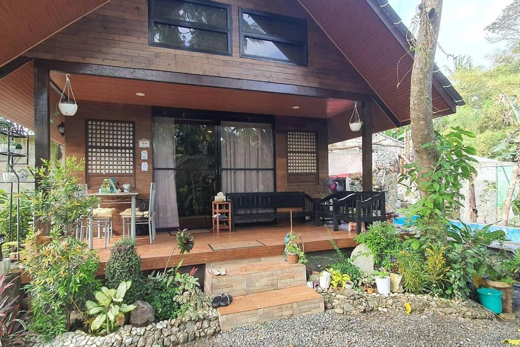 Maison de vacances / Gîte Simple cozy cabin in the forest with own mini pool (Philippines ...