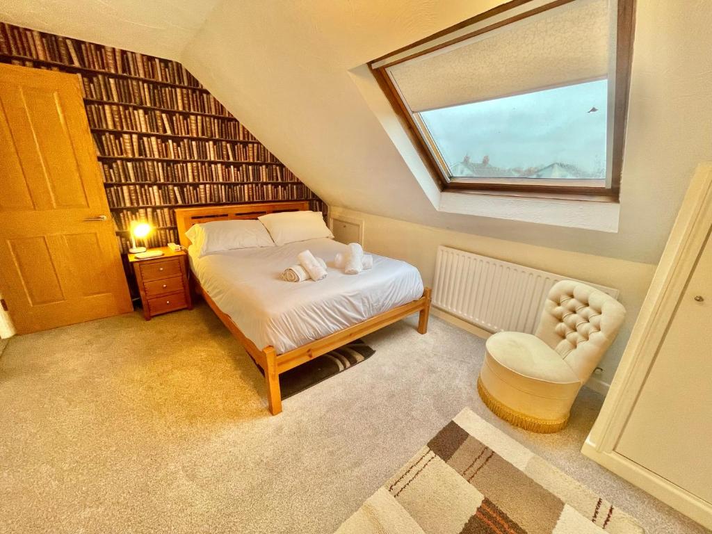 Spacious Four Bed Home with Parking - Bournemouth, Bournemouth (updated ...