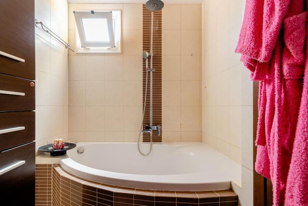 Sea Aura Crete, family seaside house in Agia Pelagia, Agia Pelagia ...