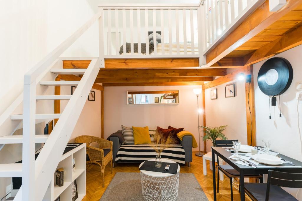 Lovely Little Loft Studio near Astoria - AC, Budapest (updated prices 2025)