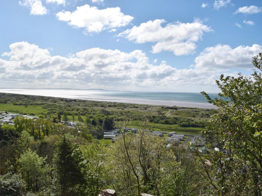 Holiday home Bluebird - UK6263, Pendine, UK - Booking.com