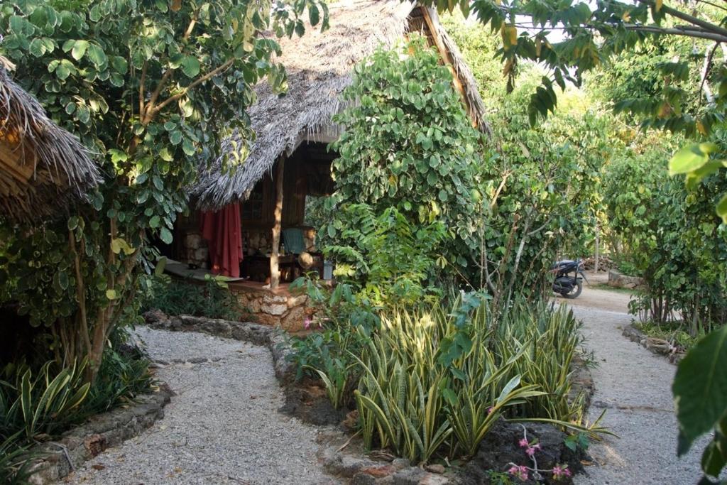 Lualemba Bungalow Resort, Nembrala (updated prices 2025)